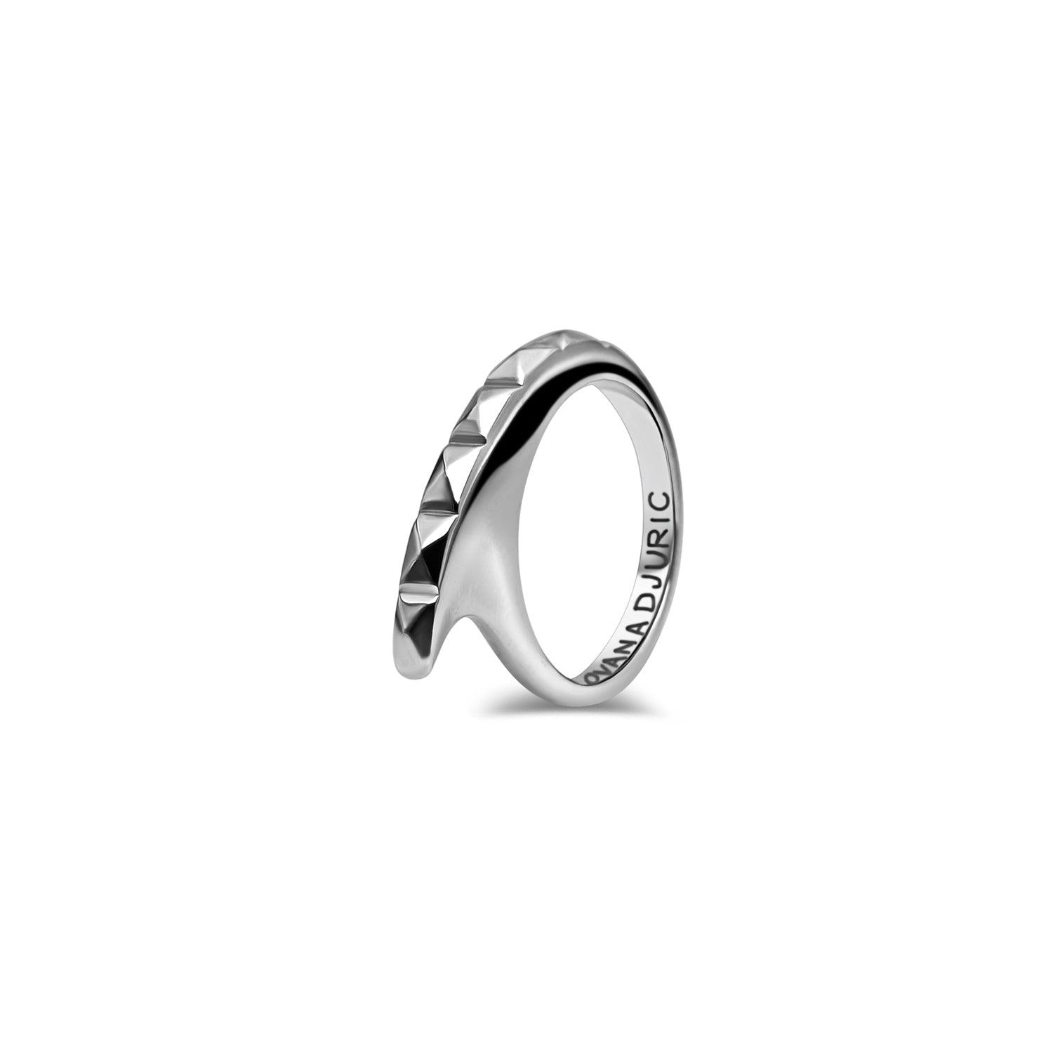 Slice II Pyramid Ring Silver – Jovana Djuric